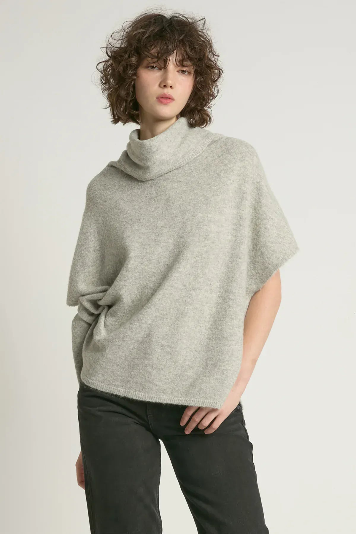 Flowy Neck Sleeved Sweater Vest - Light Grey – Haystacks